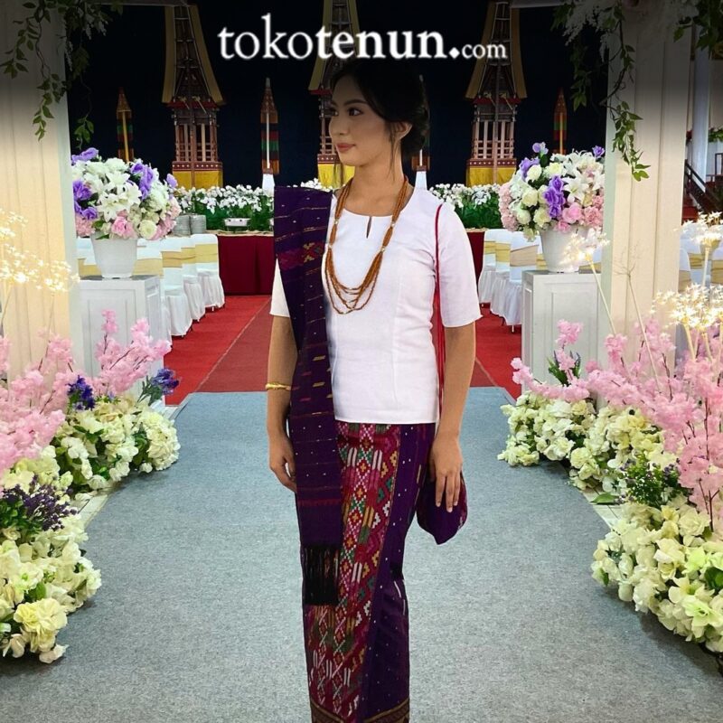 8 Model Baju Toraja Modern Buat Wanita Kekinian | Tokotenun.com