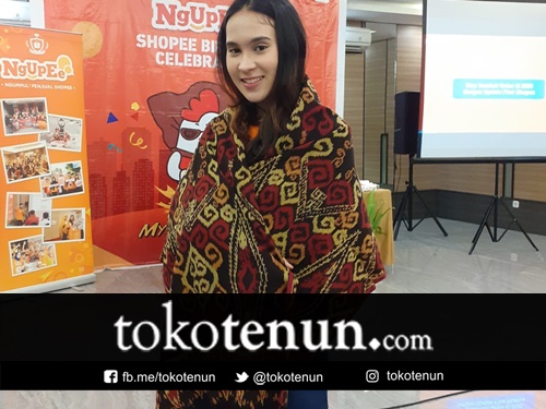 3 Cara Pemakaian Selendang Tenun | Tokotenun.com